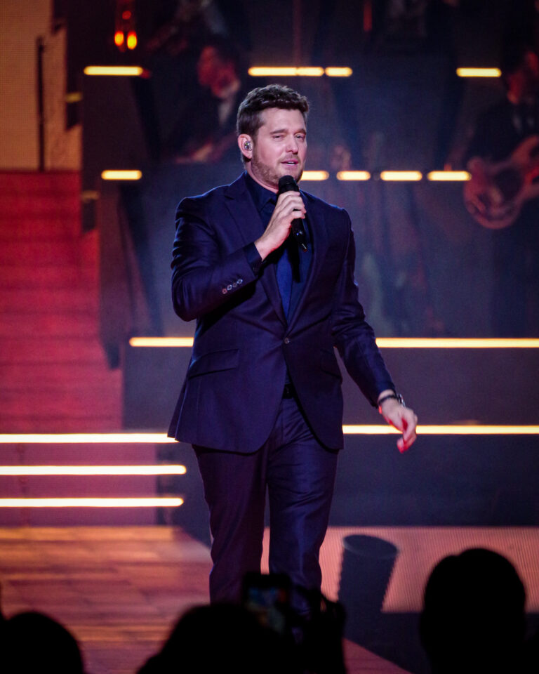 Back Beat Seattle | Photos: Michael Bublé @ Climate Pledge Arena